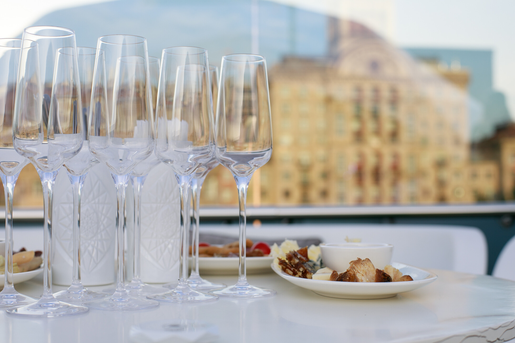 EDEN BAR & ROOFTOP GARDEN: терраса в самом сердце столицы